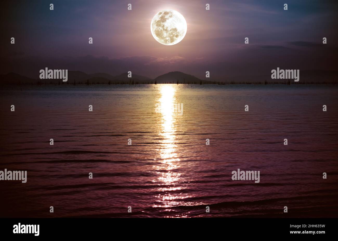 Fantastic view of the sea. Romantic scenic with full moon on sea to ...