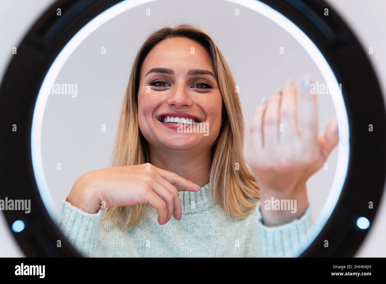 Light behind person hi-res stock photography and images - Alamy