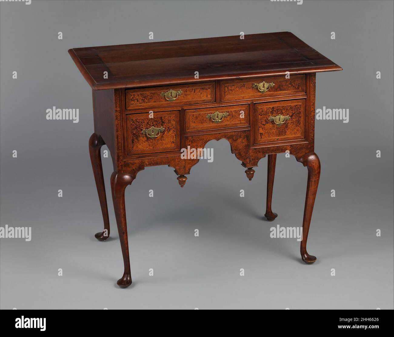 Dressing table 1730–60 American. Dressing table 20601 Stock Photo - Alamy