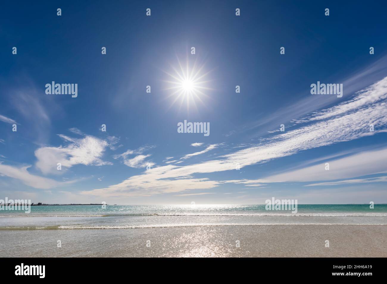 Australian summer sun hi-res stock photography and images - Alamy