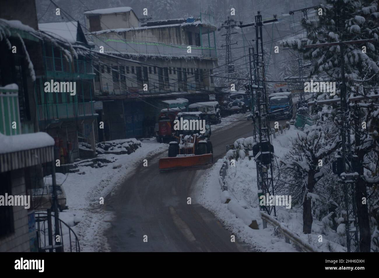 Murree pakistan snow hi-res stock photography and images - Alamy