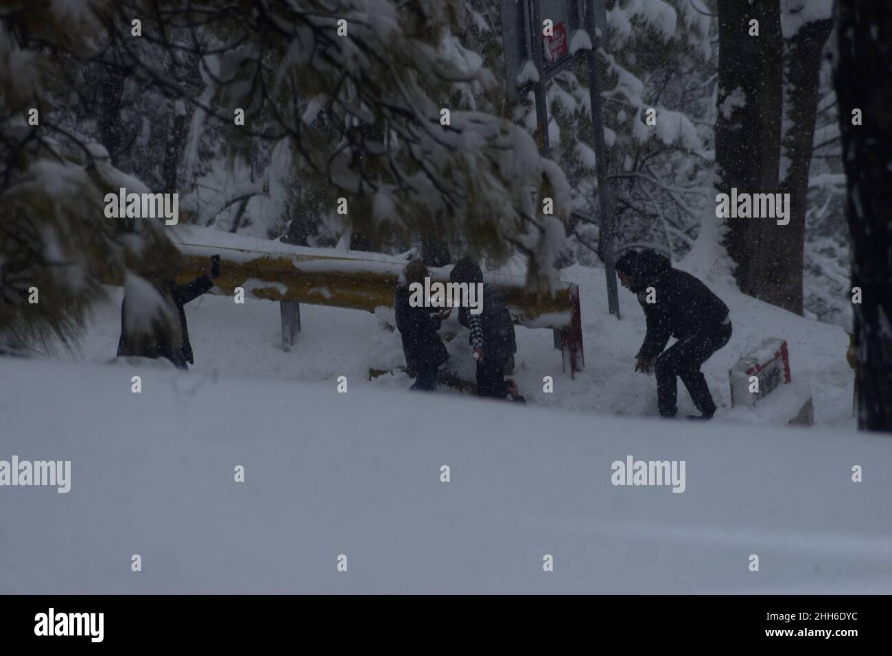 Murree pakistan snow hi-res stock photography and images - Alamy