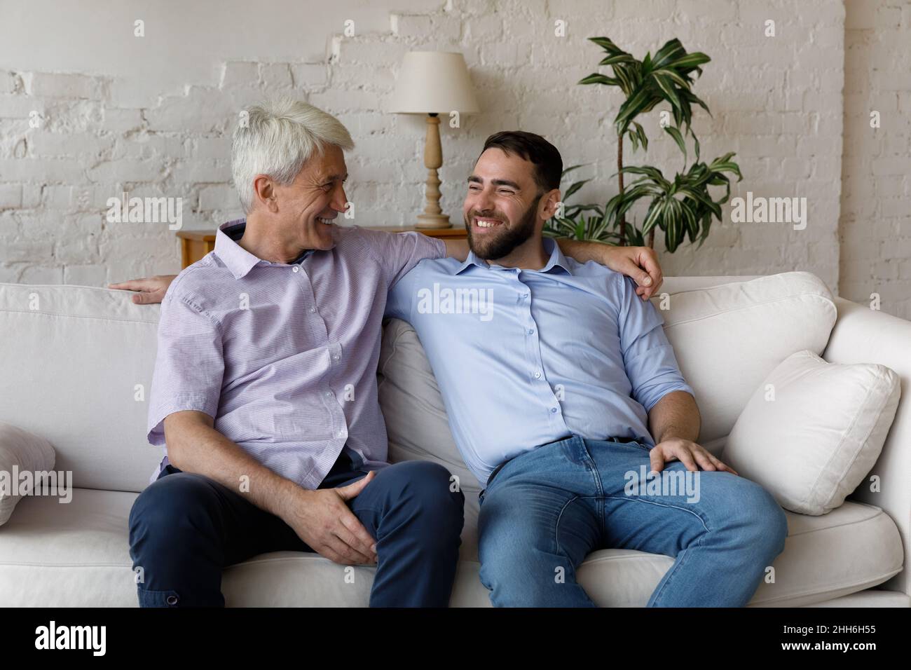 Elder generation hi-res stock photography and images - Alamy