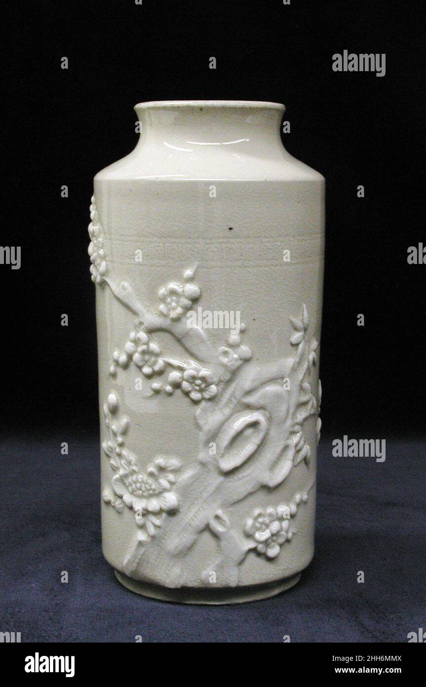 Vase 18th century Chinese, for European market The gift of the Hans Syz ...