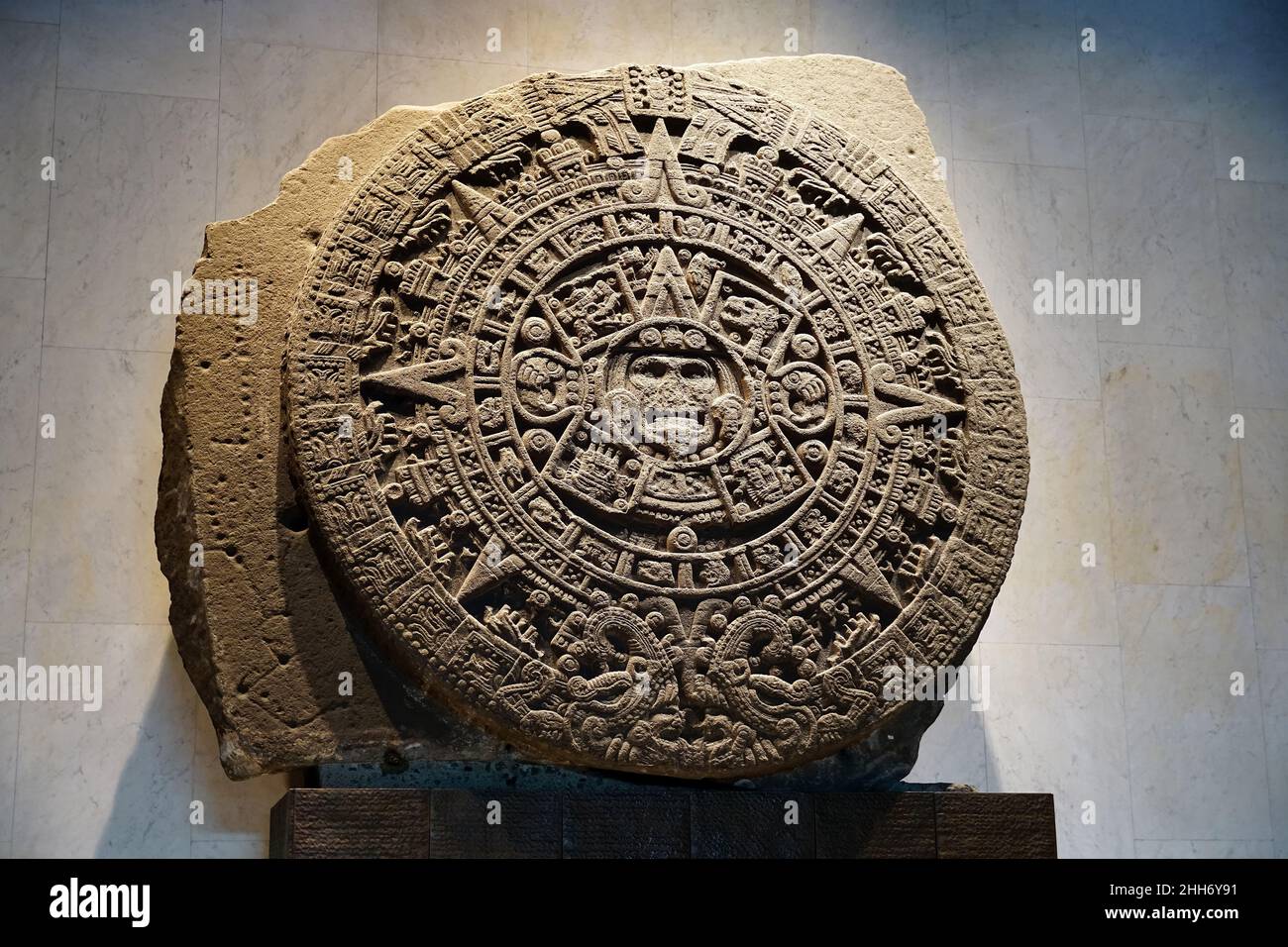 Aztec sun stone, Piedra del Sol, National Museum of Anthropology, Museo ...