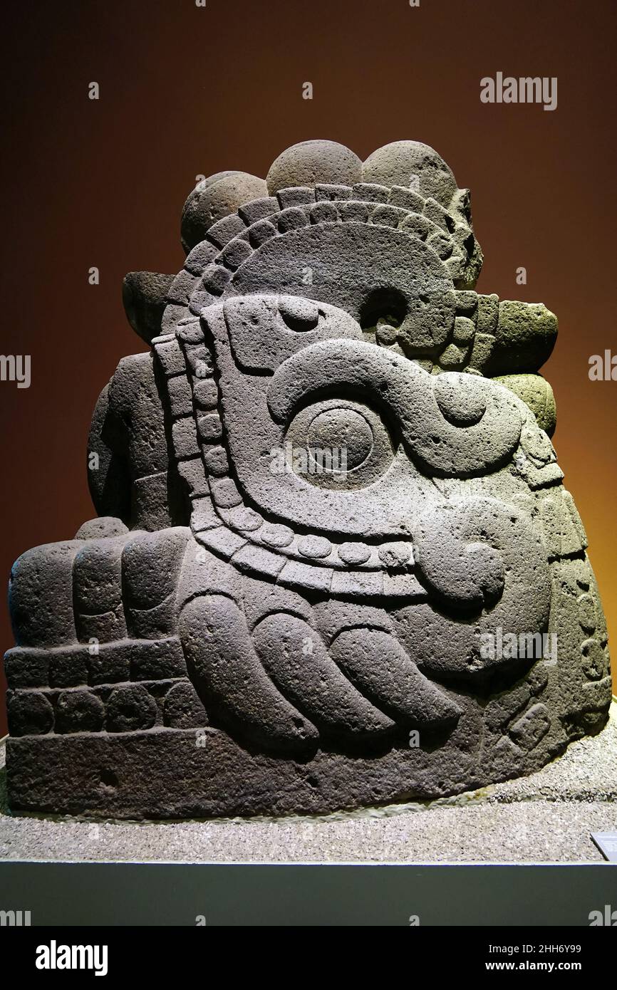 Statue of Xiuhcoatl (Aztec mythological serpent), National Museum of ...