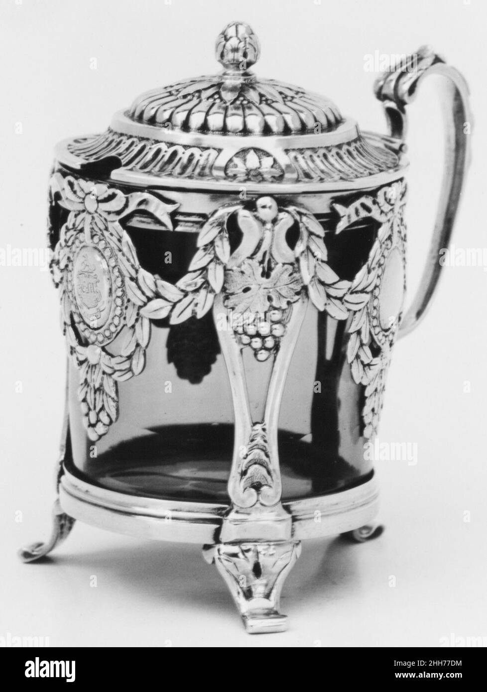 Artisan tableware Black and White Stock Photos & Images - Alamy