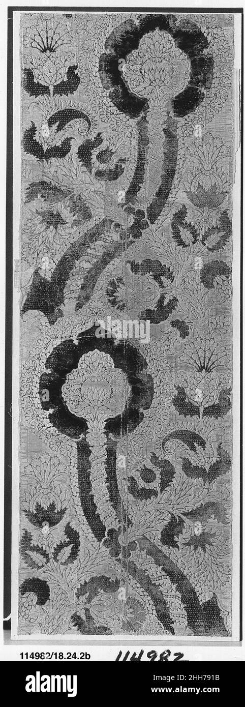 Panel of velvet mid-15th century Italian or Spanish Sumptuous velvets ...