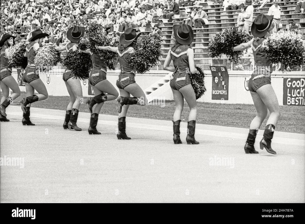1980s cheerleaders hi-res stock photography and images - Alamy