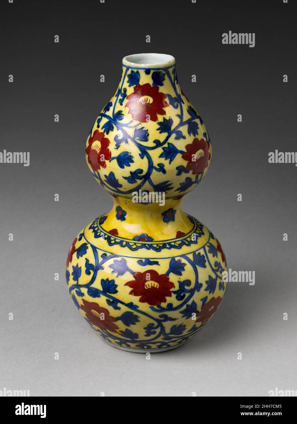 Vase China. Vase. China. Porcelain painted in underglaze blue and ...