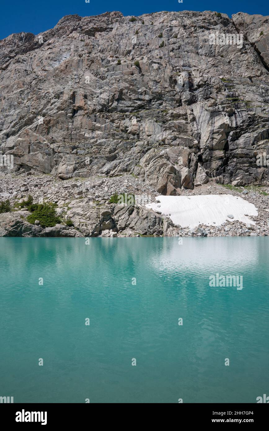 Turquoise lake trail hi-res stock photography and images - Alamy