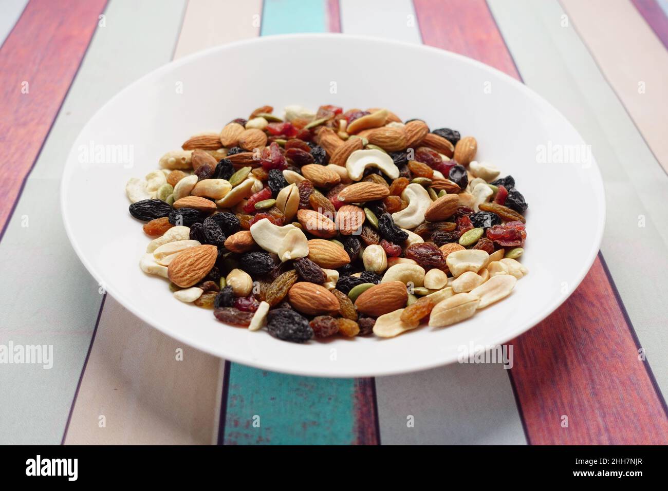 Close up many mixed nuts hi-res stock photography and images - Alamy