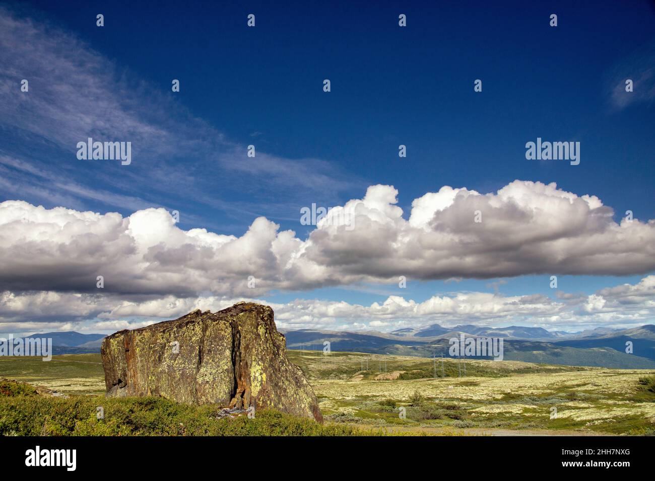 Giant rock hi-res stock photography and images - Alamy