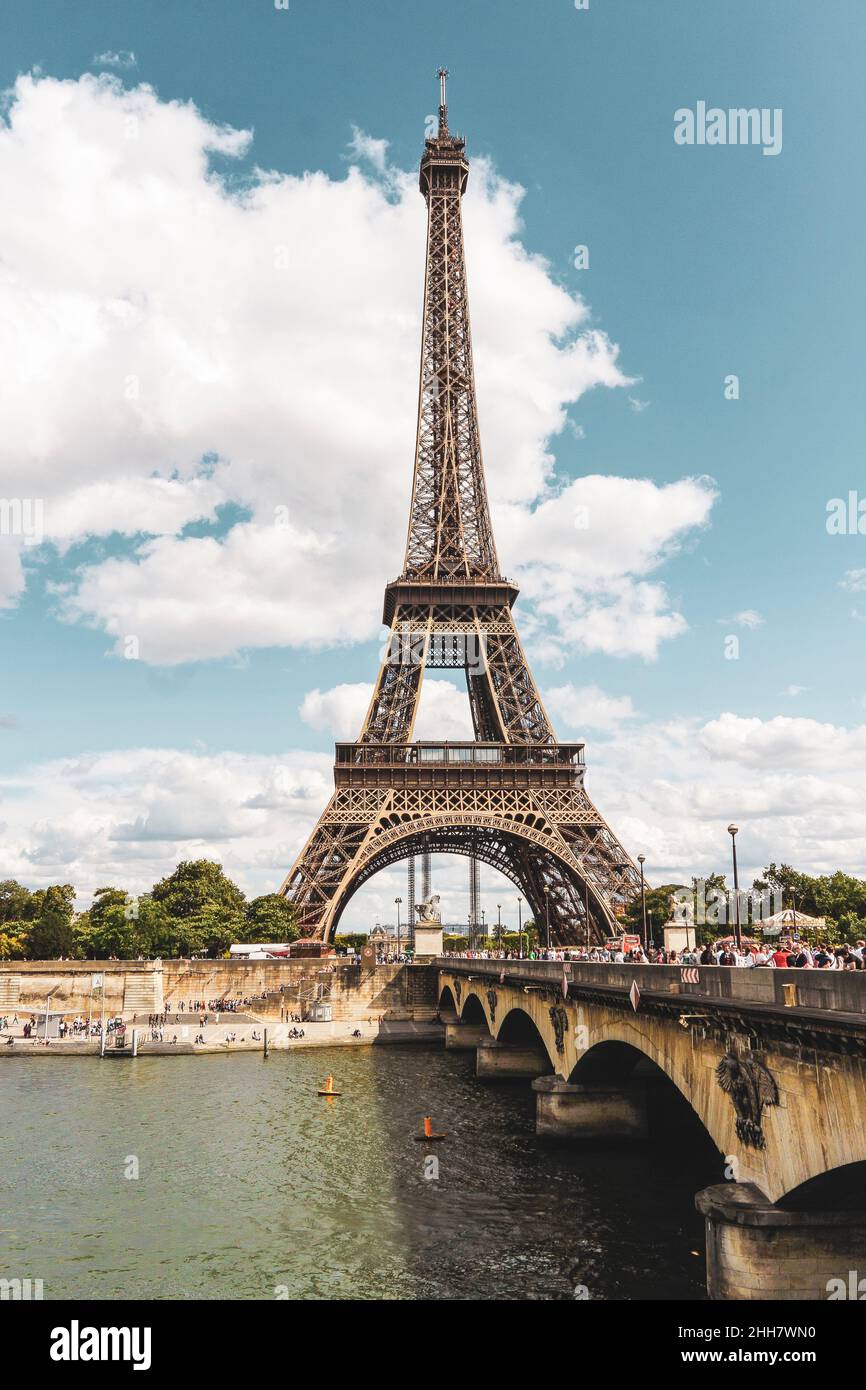 View of the river Seine, Eiffel Tower and the Pont d'Iena. Paris ...