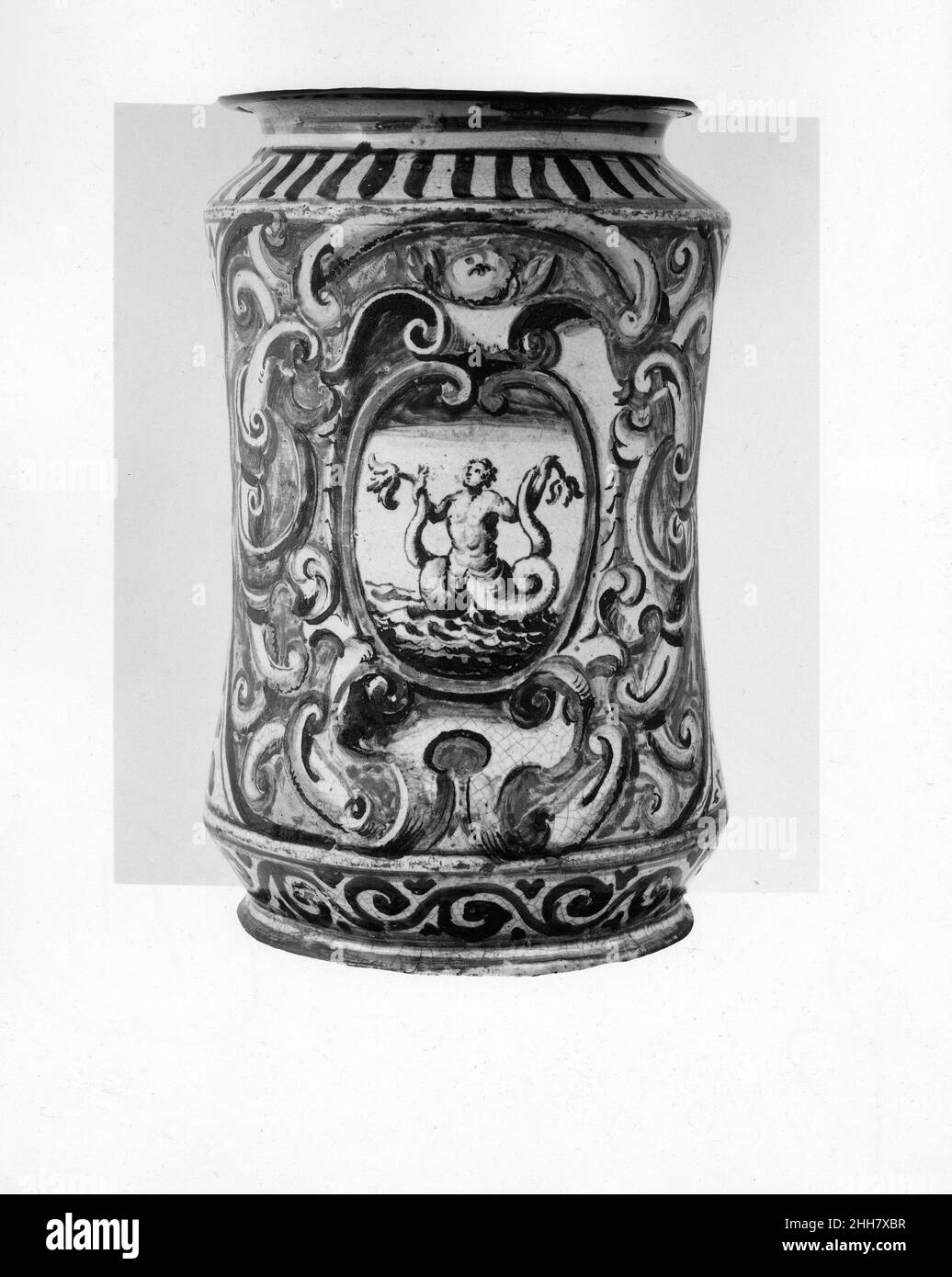 Apothecary jar (albarello) 17th century Italian. Apothecary jar ...