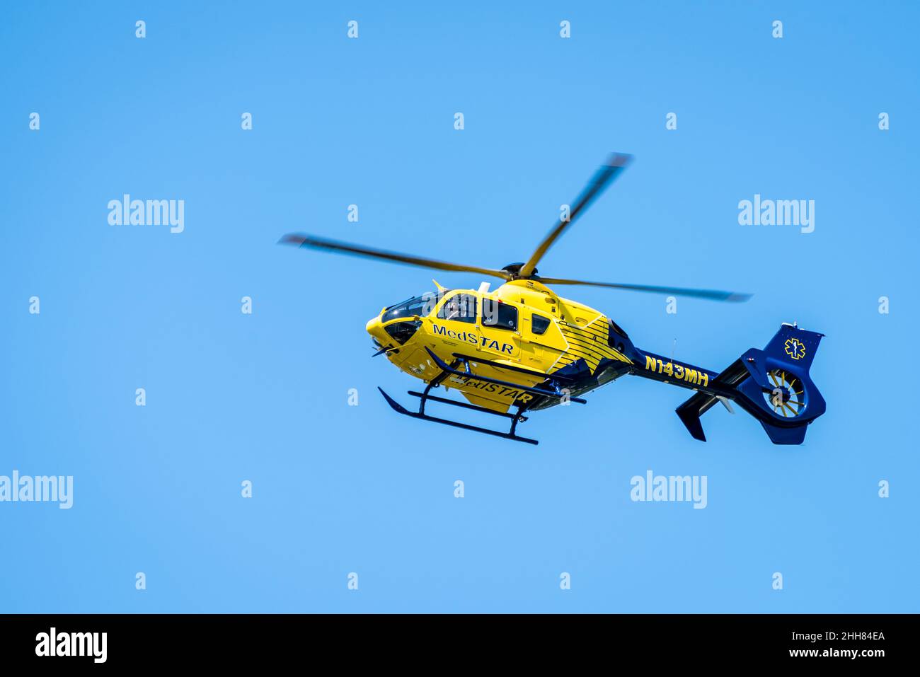 Helicopter airlift hi-res stock photography and images - Alamy