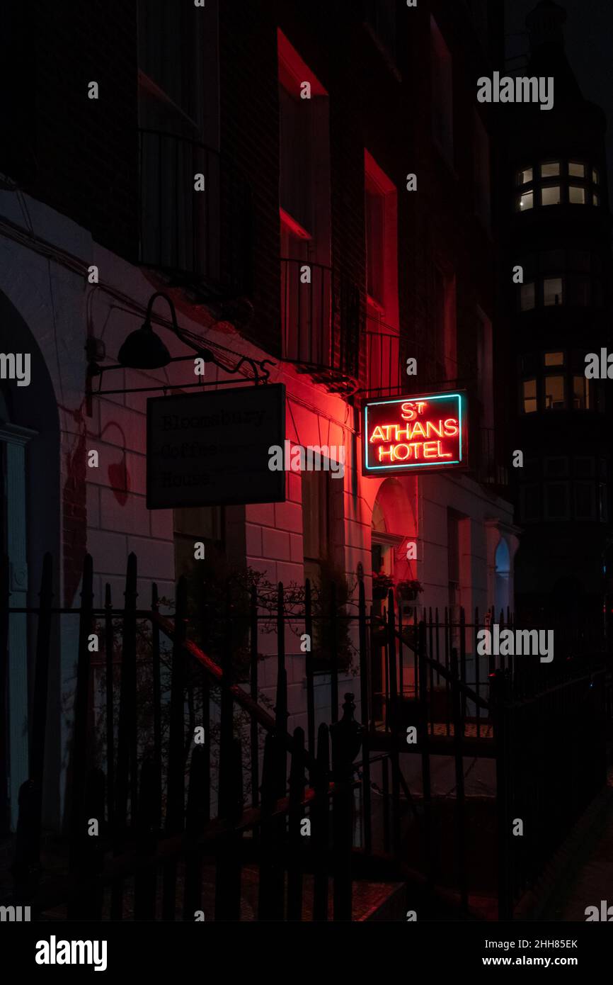 London nightlife neon hi-res stock photography and images - Alamy