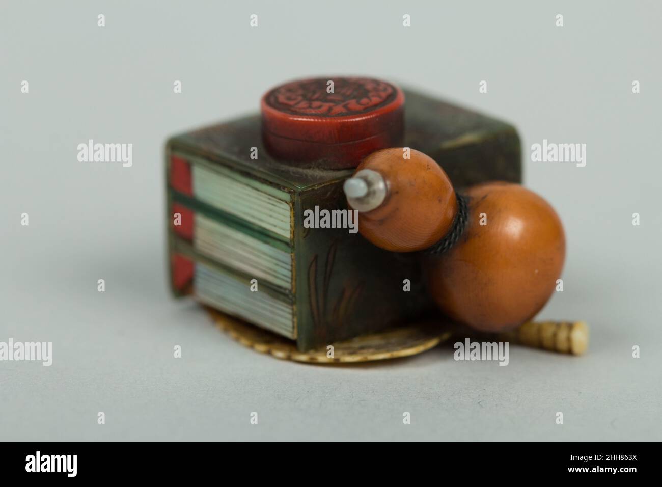 Netsuke of Books, a Gourd, Fan and Box 18th century Japan. Netsuke of ...