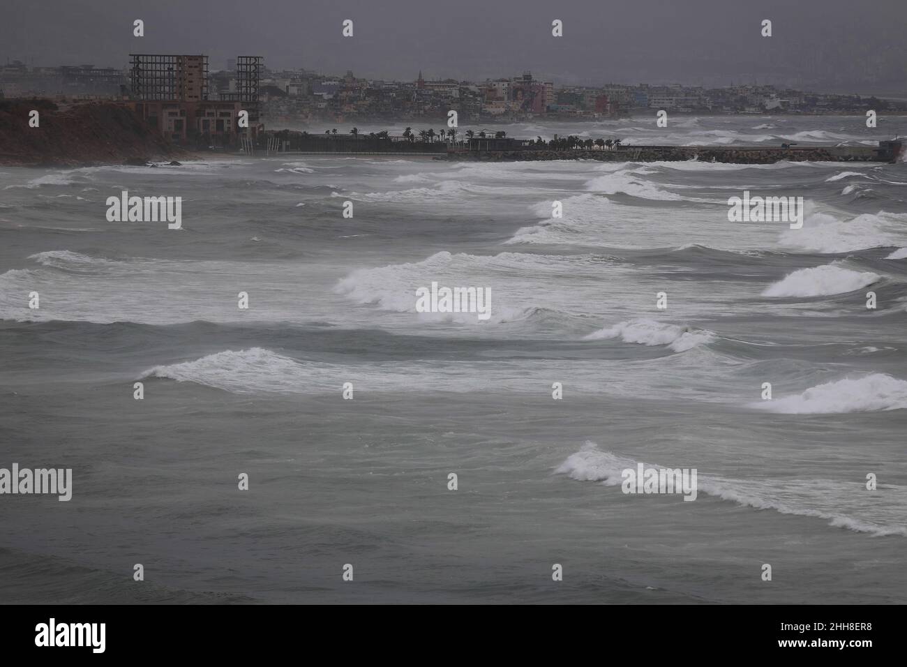 Beirut, Lebanon. 23rd Jan, 2022. Big waves hit the coast of Beirut ...
