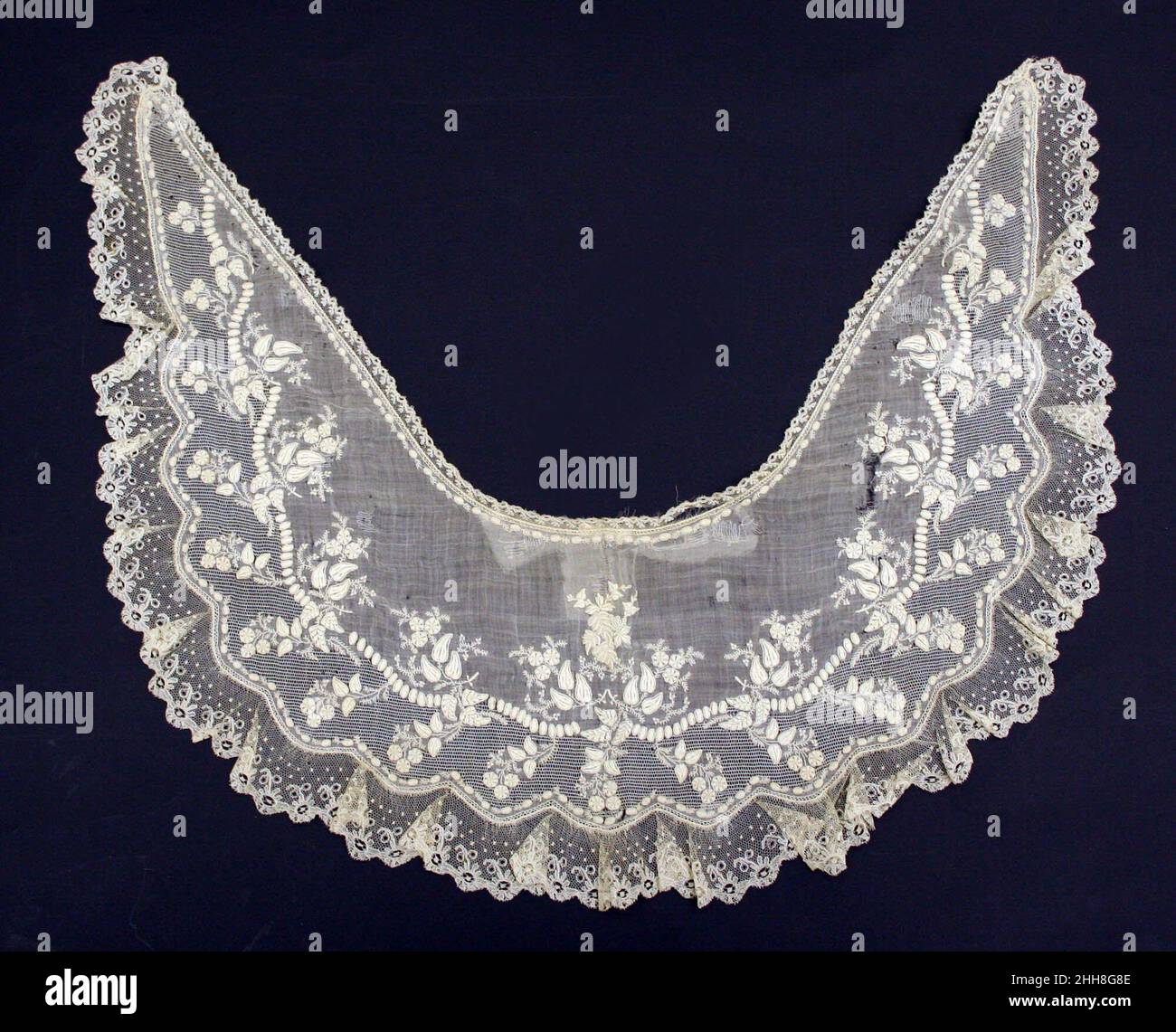 Cotton fichu hi-res stock photography and images - Alamy