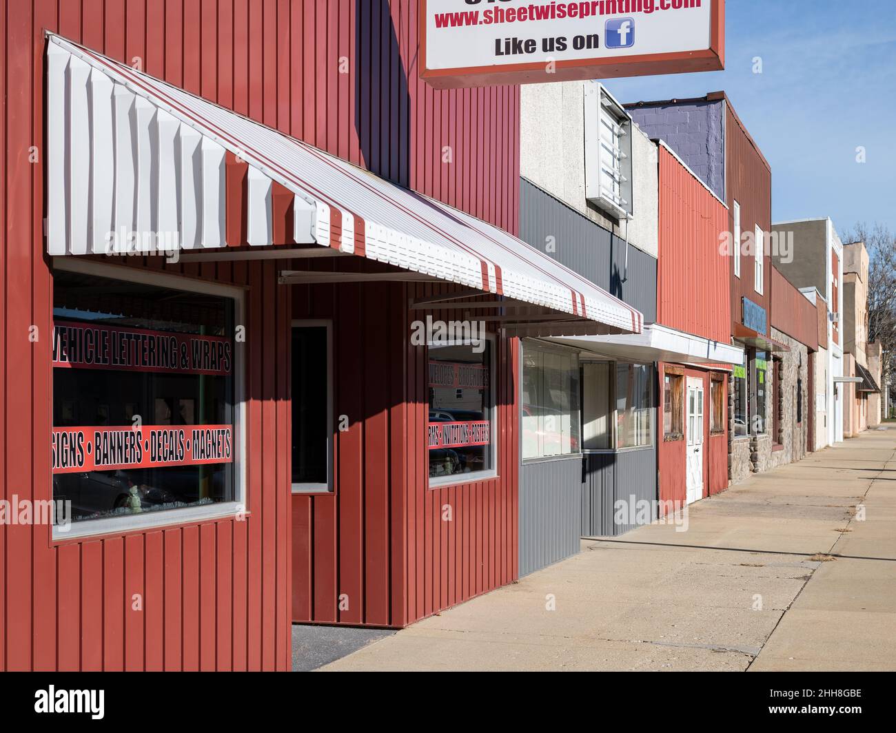 Towns in valley hi-res stock photography and images - Alamy