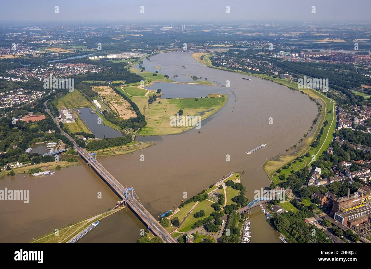 Aerial photograph, Rhine flood, Rhine meadows near Duisburg Homberg ...