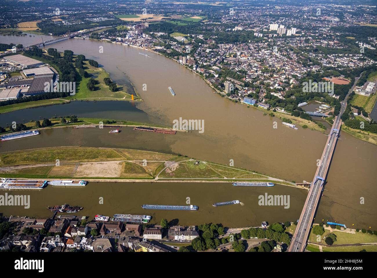 Aerial view, flood river Rhine, Ruhr estuary into the Rhine, Friedrich ...