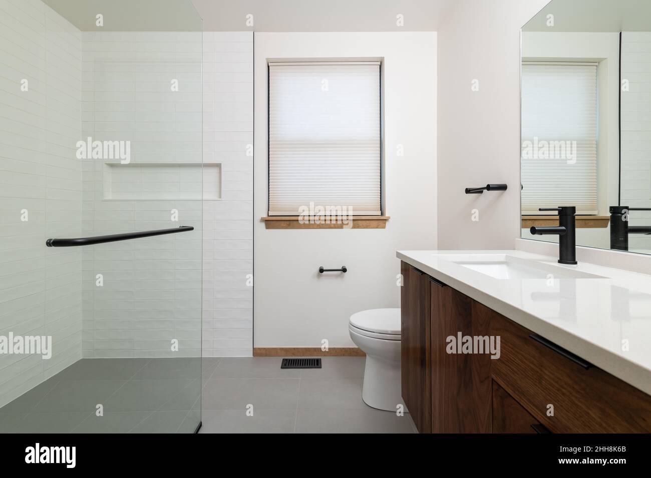 Residential Interior - Bathroom Stock Photo - Alamy