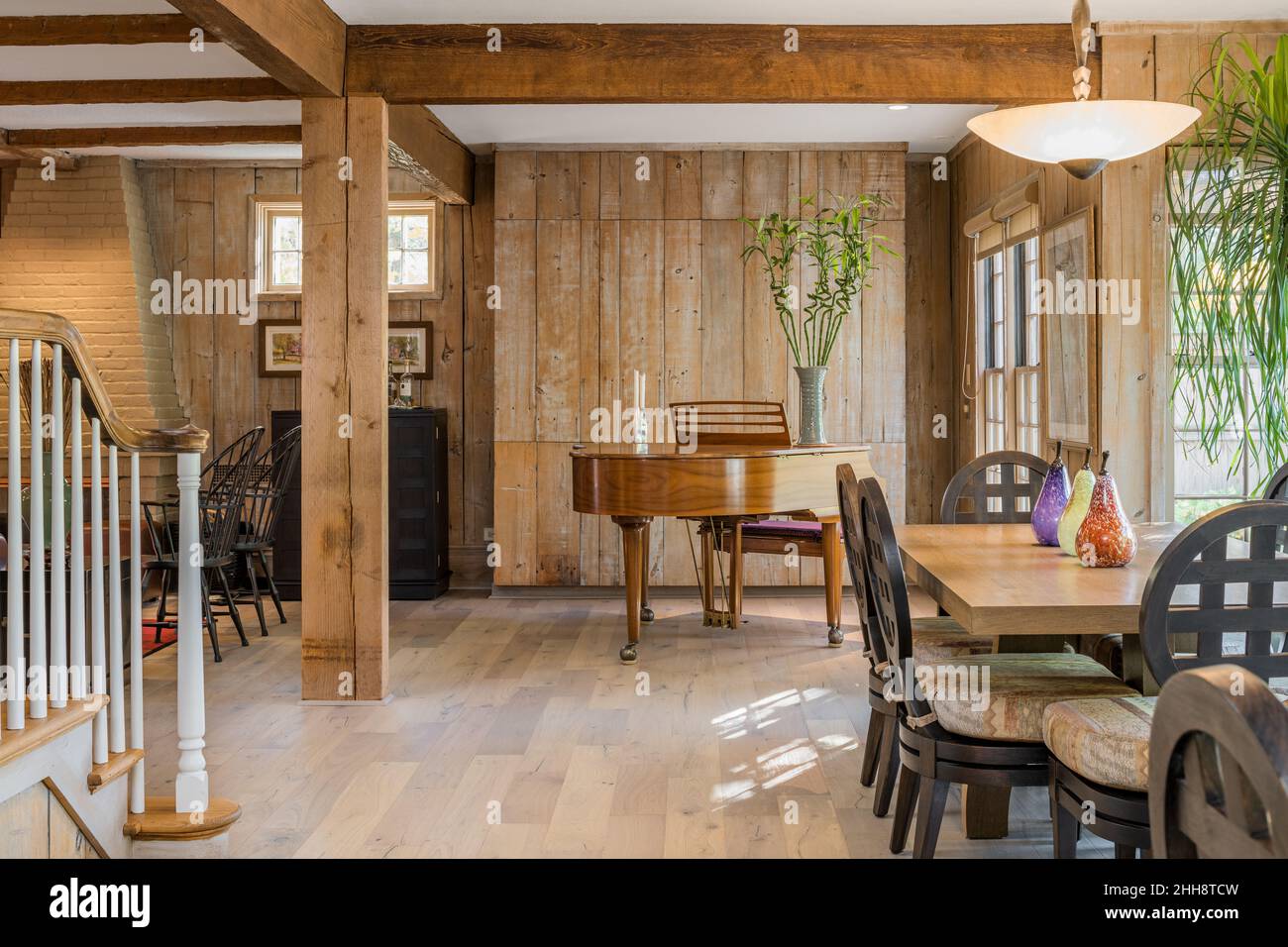 Community dining room hi-res stock photography and images - Alamy