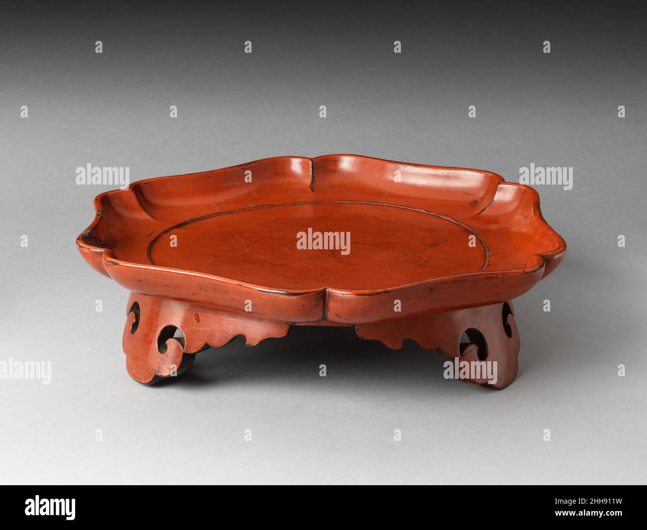 Round Negoro Tray (Ashitsuki-ban) with Three Feet 15th–16th century ...