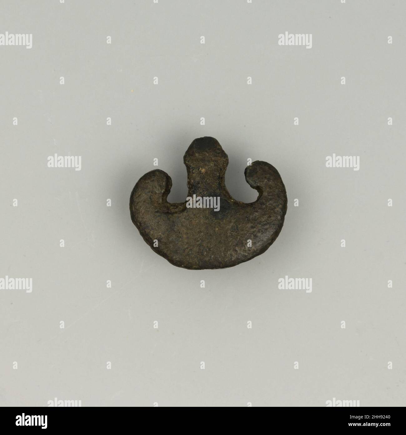 Pelta shield hi-res stock photography and images - Alamy