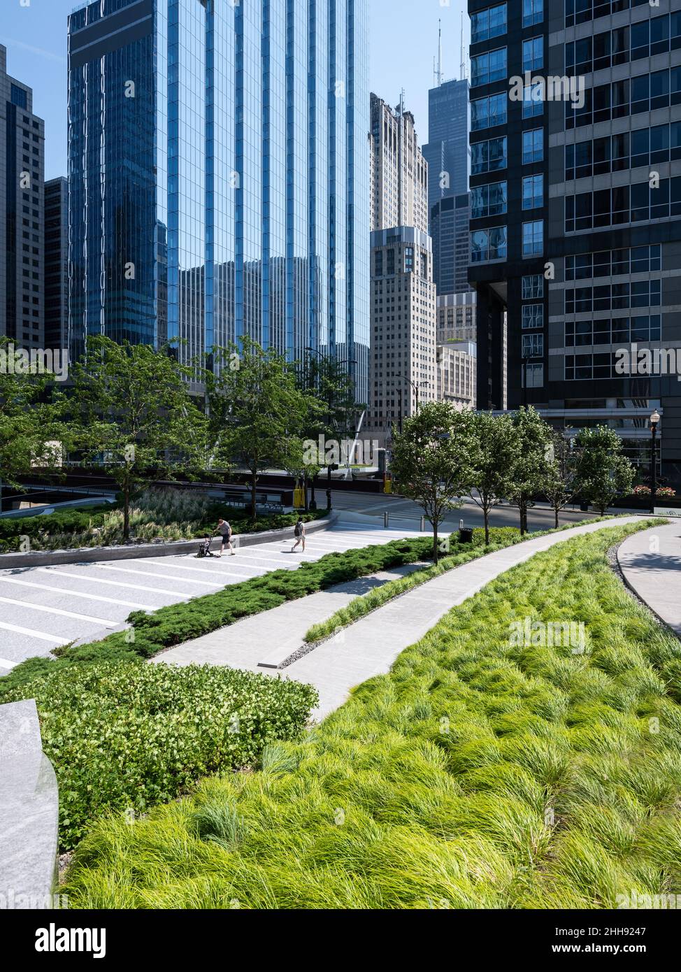 Landscape at 150 North Riverside Stock Photo - Alamy