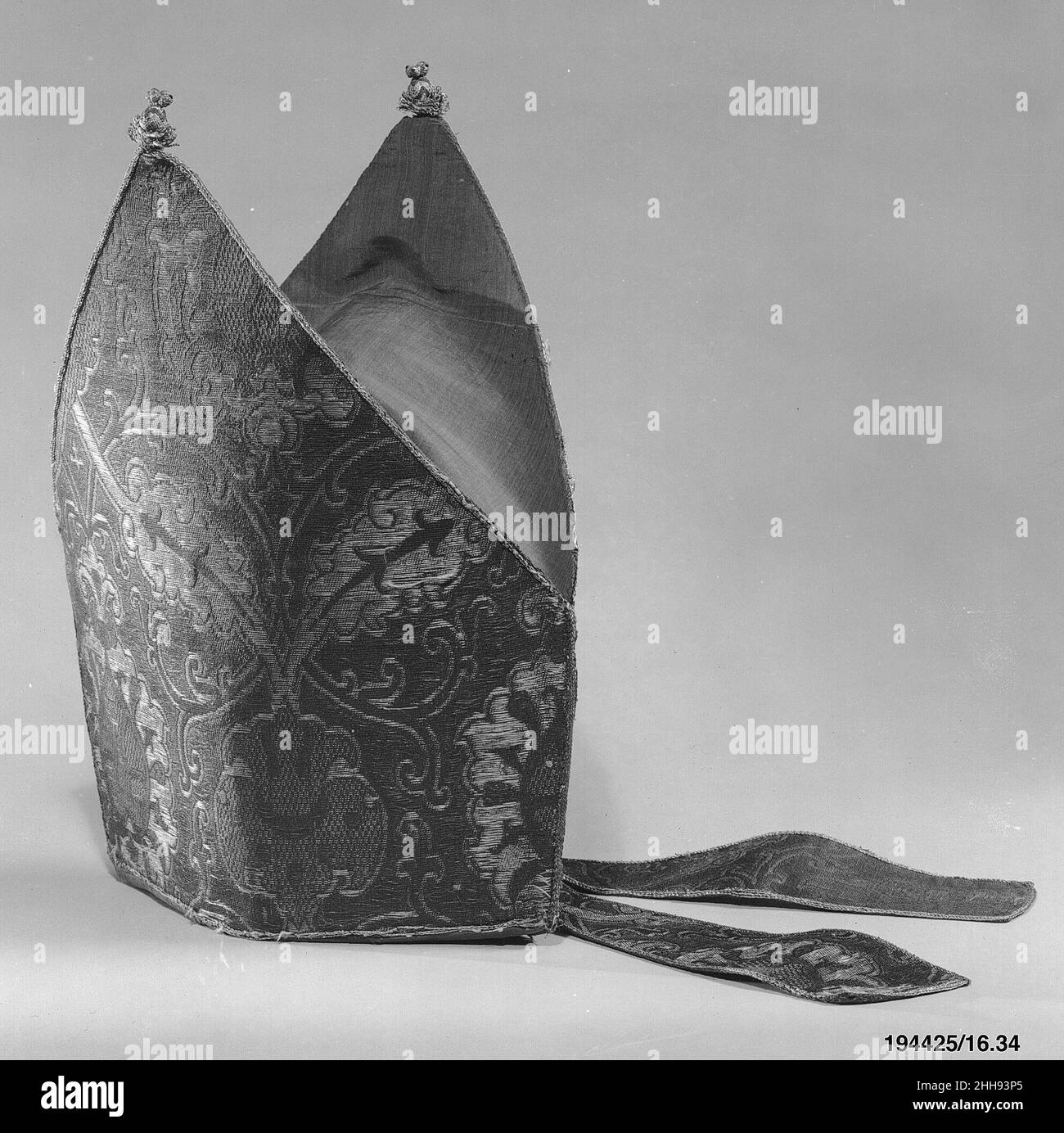Bishop's mitre Black and White Stock Photos & Images - Alamy
