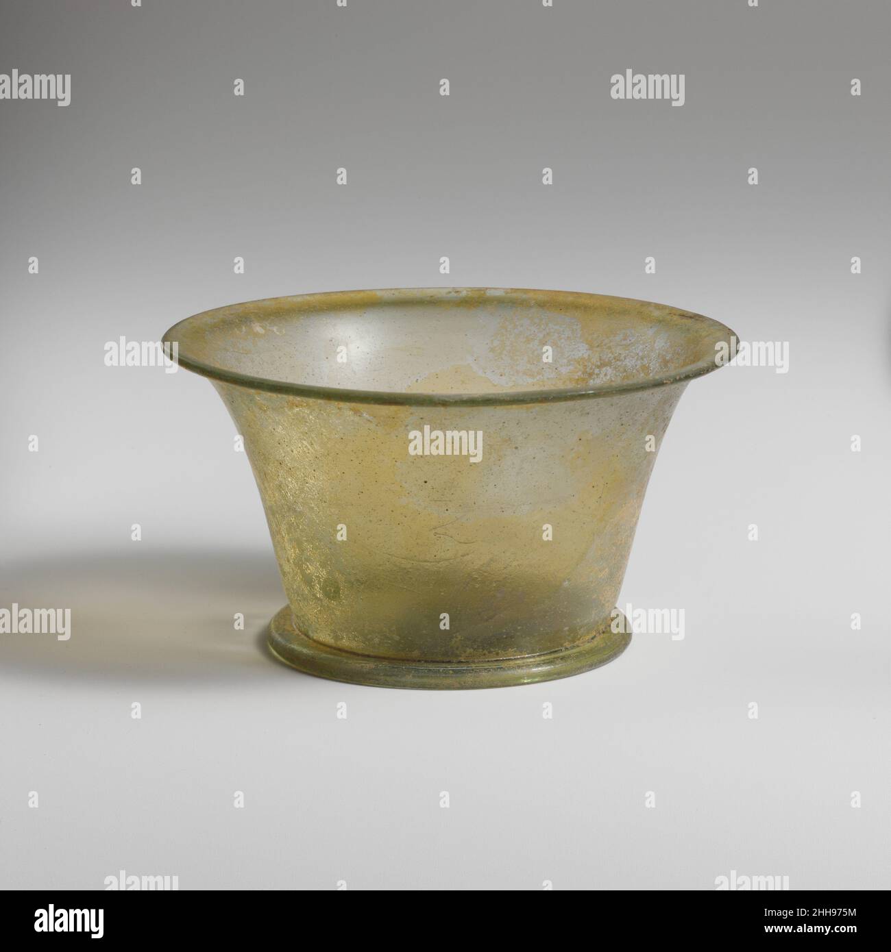 Bottom convex hi-res stock photography and images - Alamy