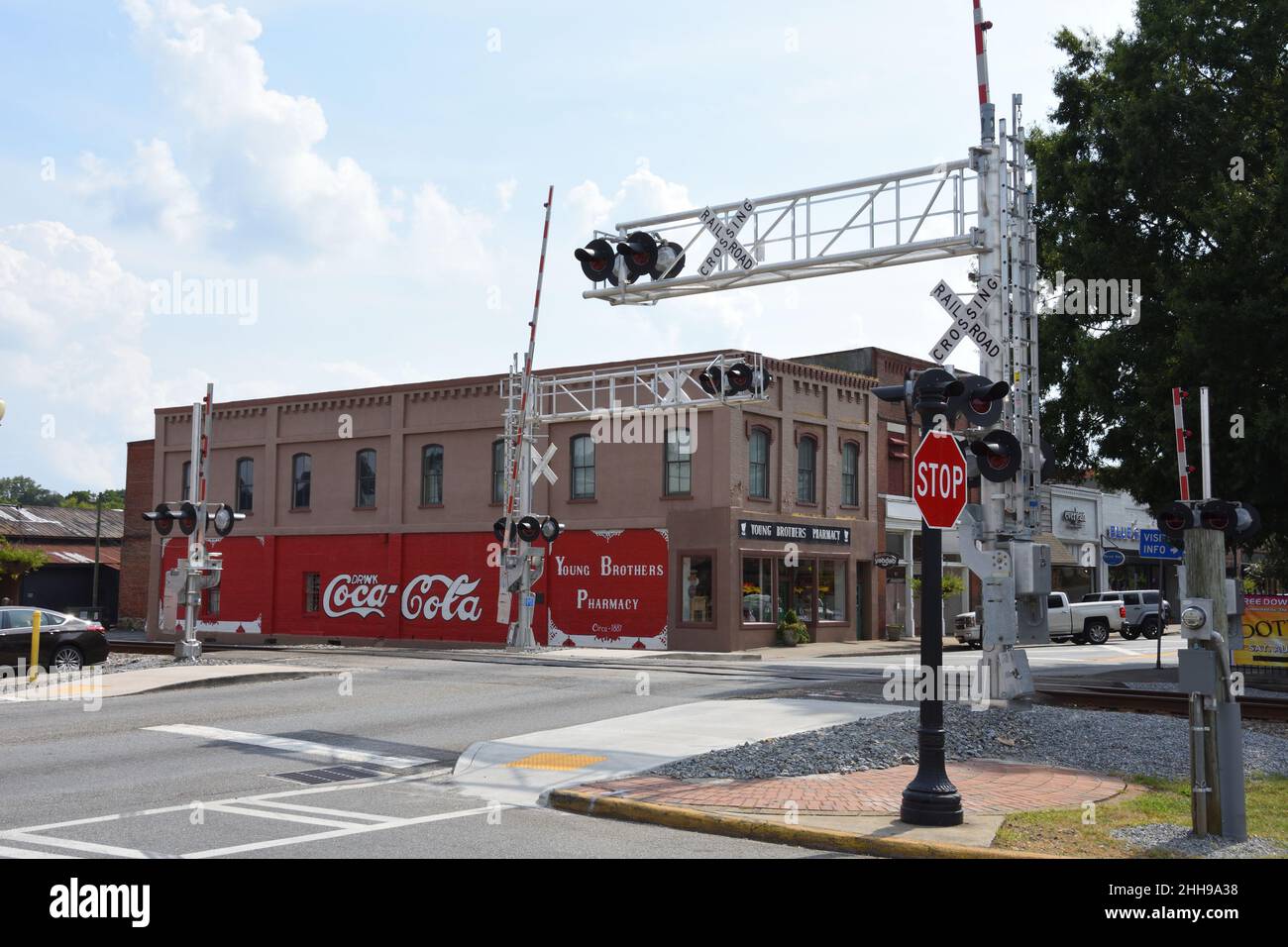 Downtown Cartersville, GA, USA with the world’s first outdoor painted ...