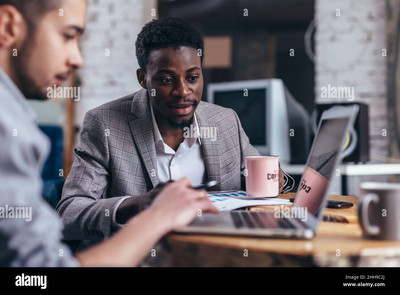 Work discussions hi-res stock photography and images - Alamy