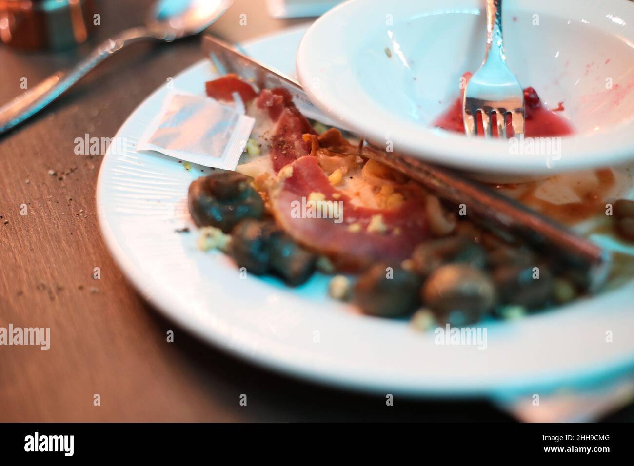 Untidy breakfast table hi-res stock photography and images - Alamy