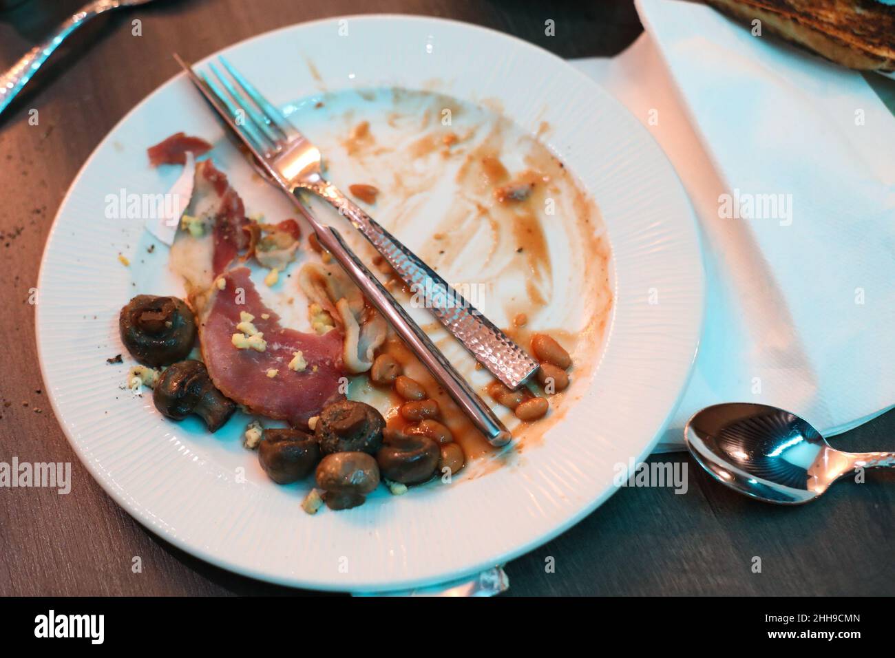 Finished english breakfast hi-res stock photography and images - Alamy
