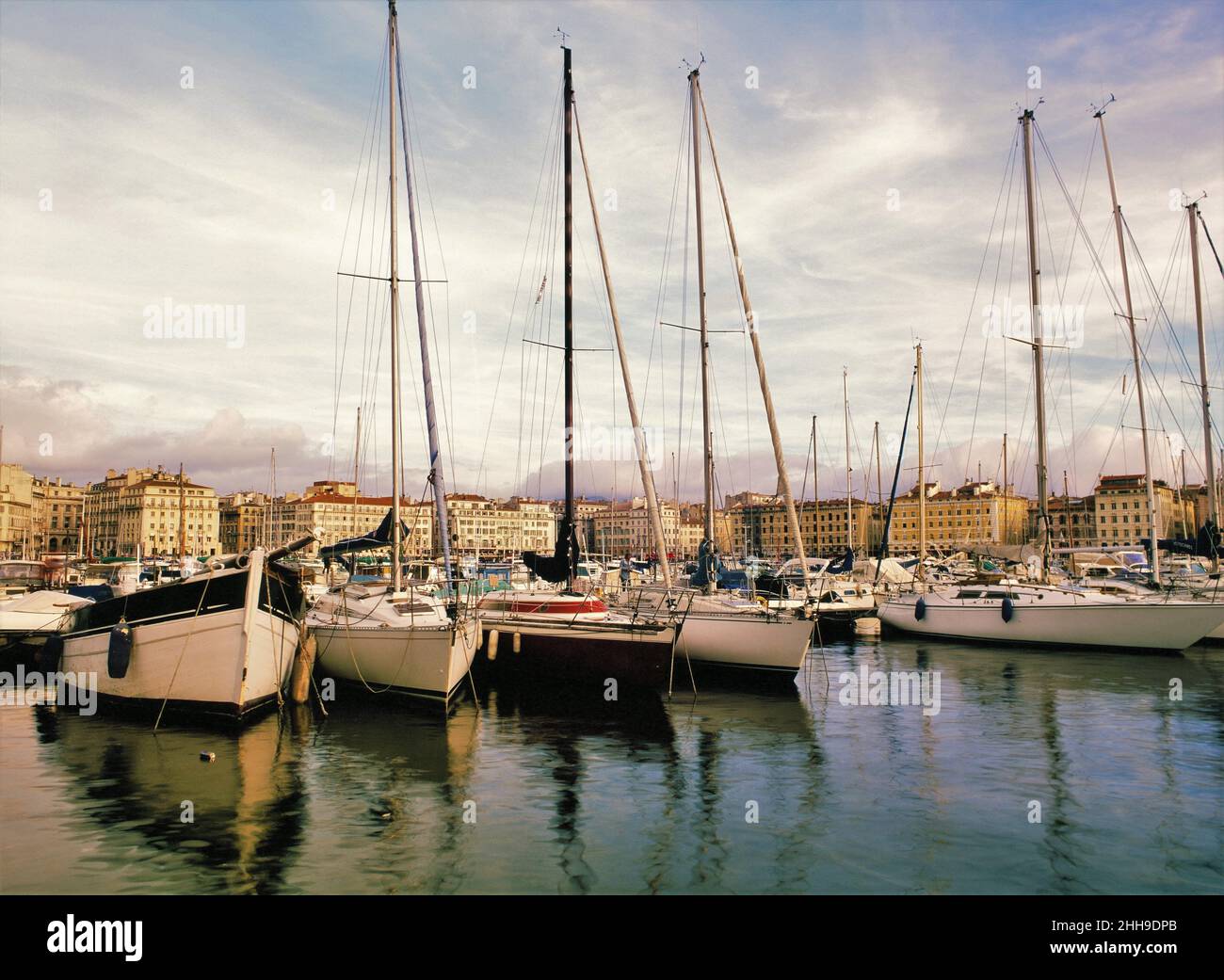 Harbor of marseille hi-res stock photography and images - Alamy