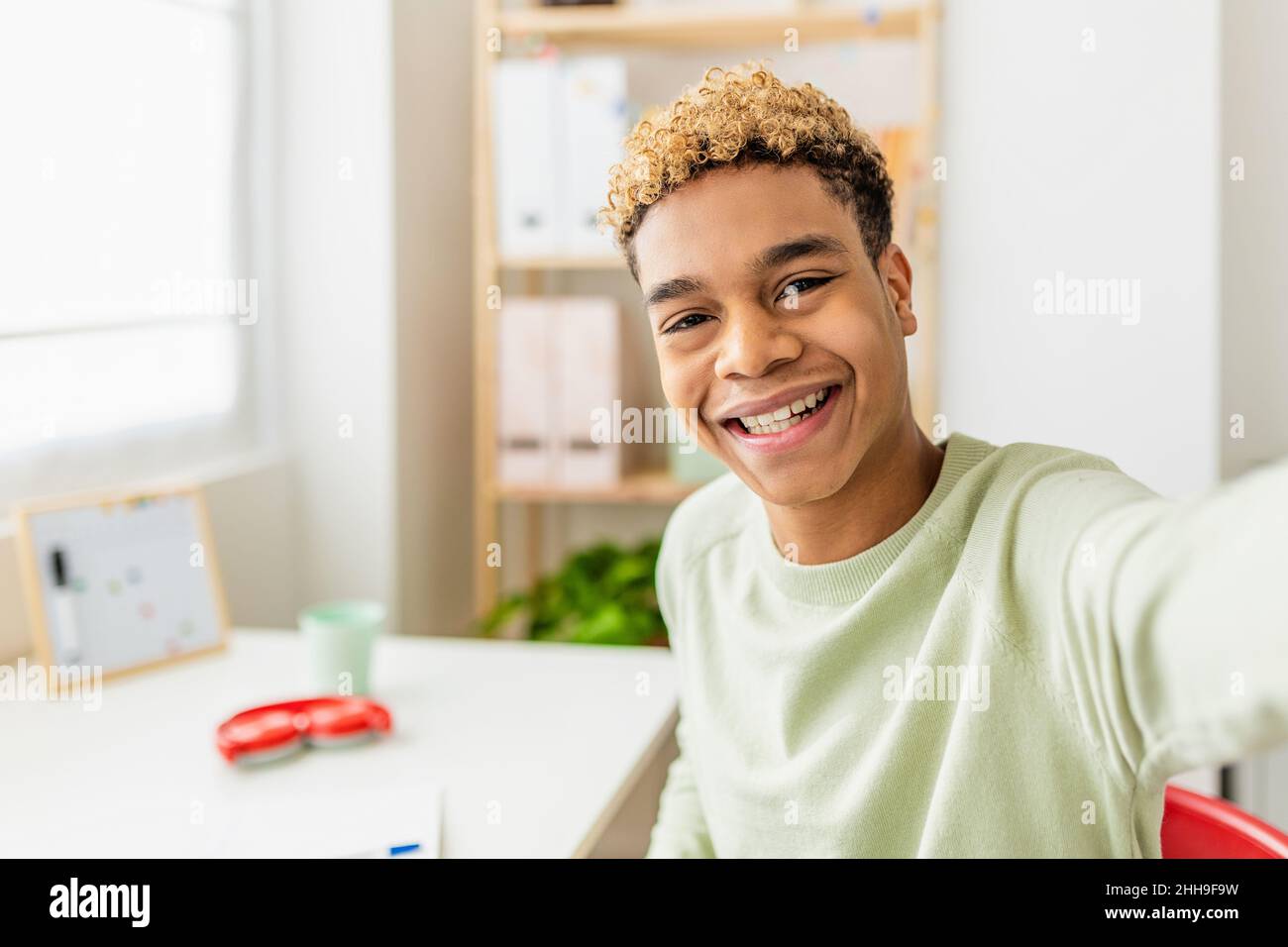 Trendy young man taking selfie hi-res stock photography and images - Alamy