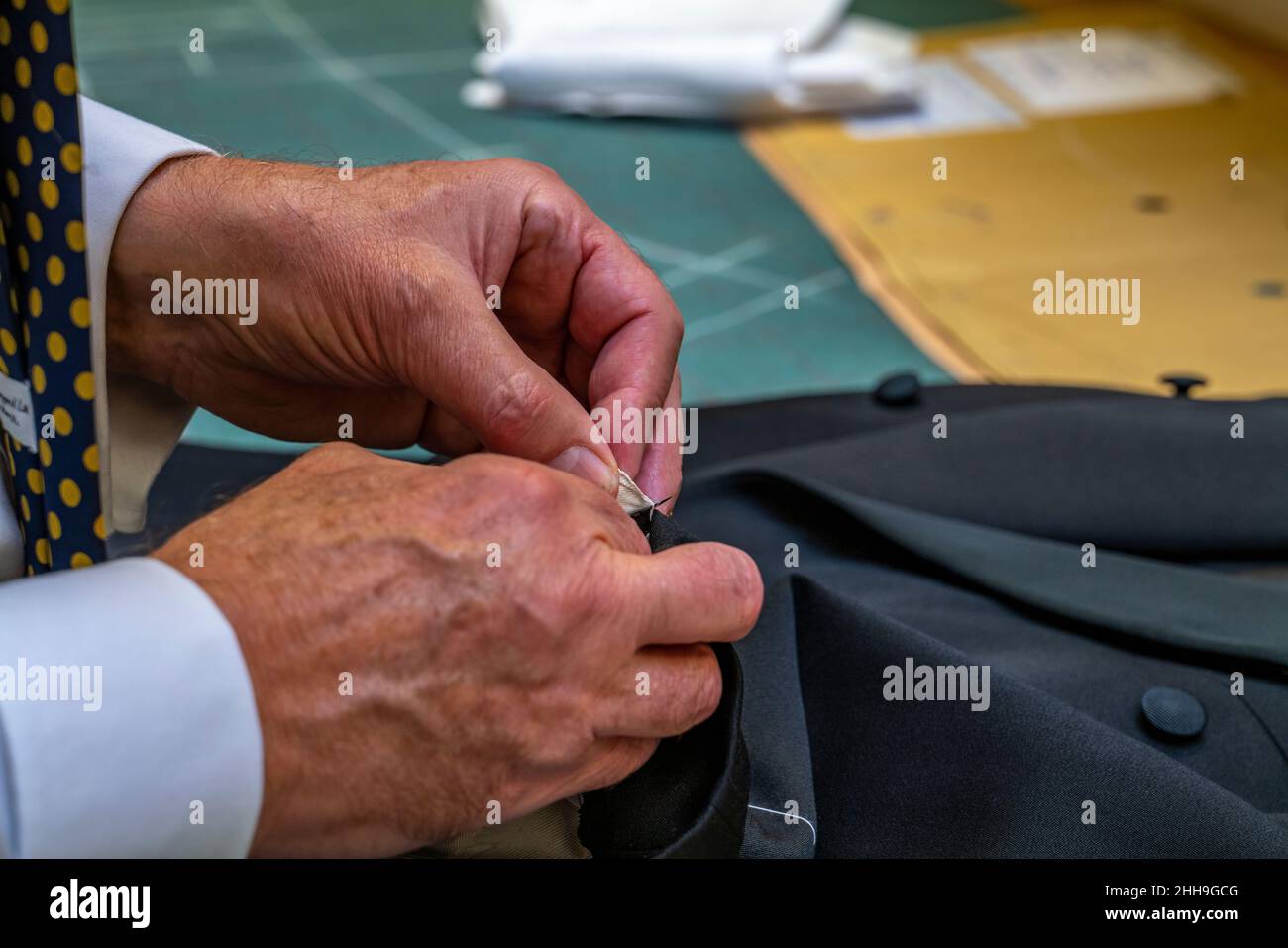 Anderson sheppard tailor hi-res stock photography and images - Alamy