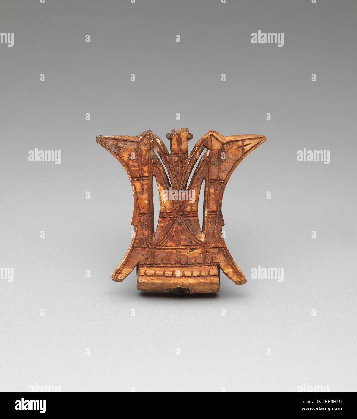 Harpoon Counterweight 10th century Punuk In the last two millennia ...