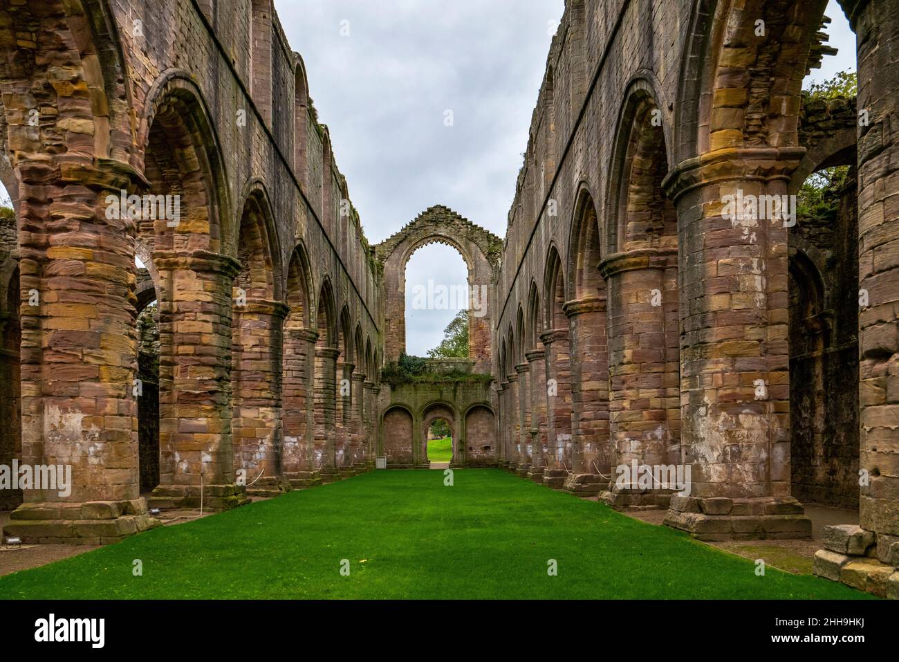FOUNTAINS ABBEY [CISTERCIAN] (1132-1539) RIPON ENGLAND UNITED KINGDOM ...