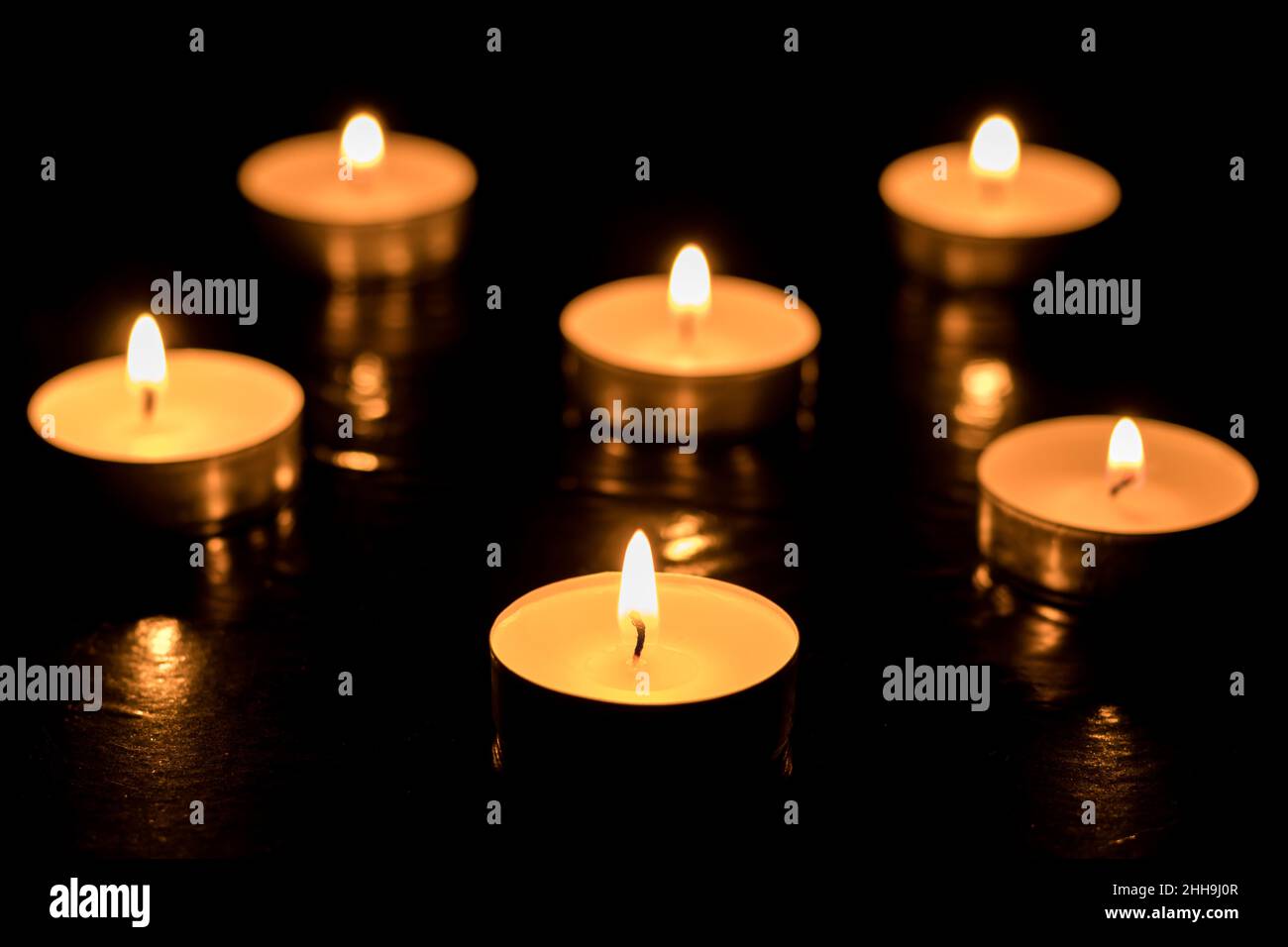 Memory candles hi-res stock photography and images - Alamy