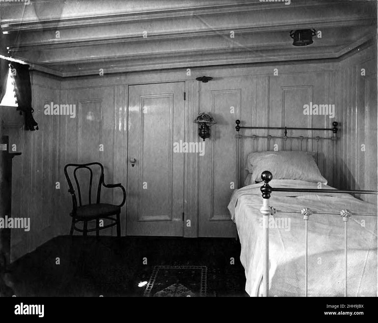 Ship quarters Black and White Stock Photos & Images - Alamy
