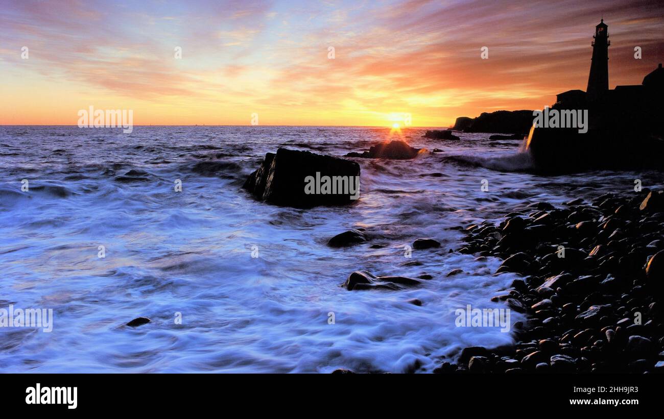 New England lighthouse sunrise Stock Photo - Alamy