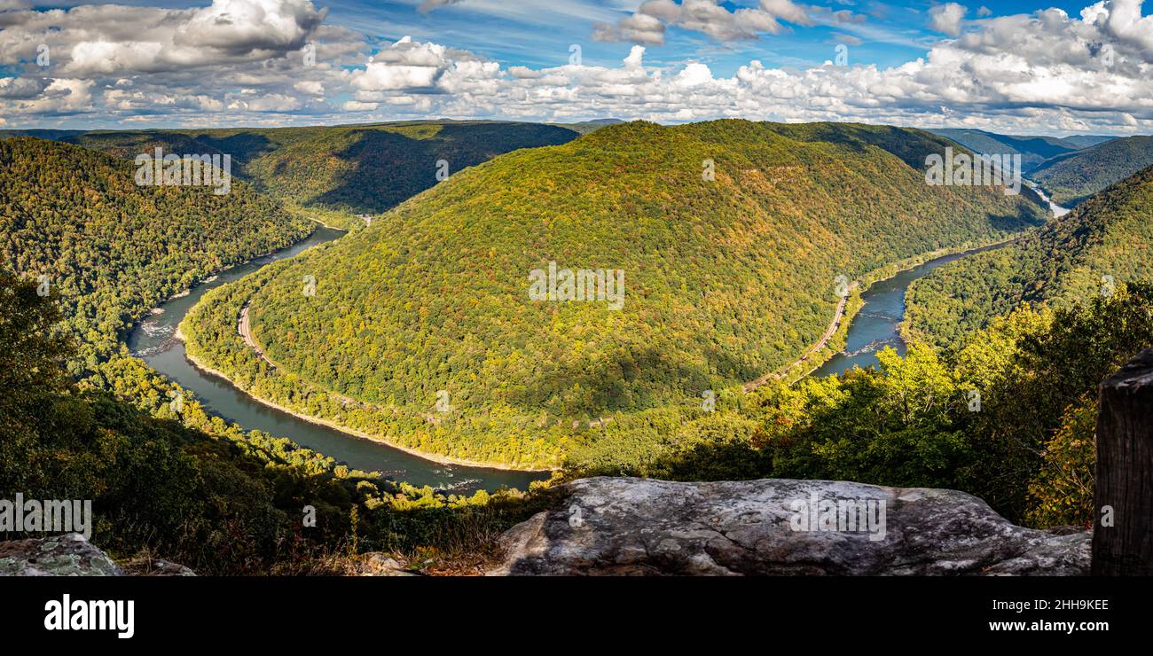The famous Grandview Overlook of the New River at New River Gorge ...