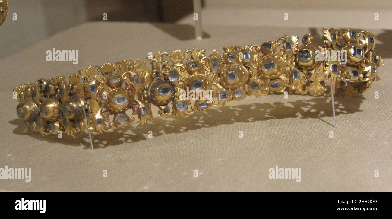 Bracelet 17th century Spanish The elegantly detailed engraved ornament ...