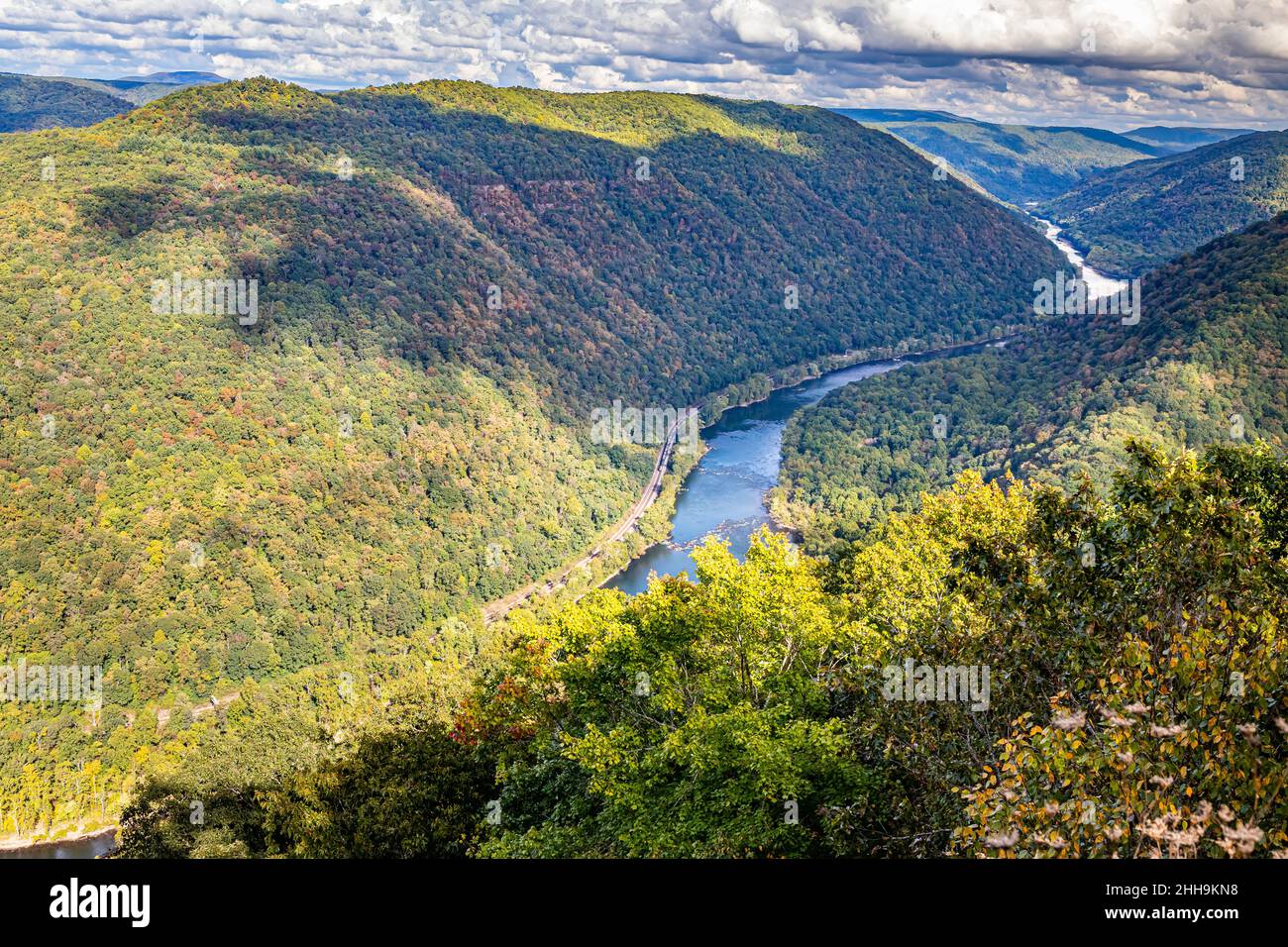 The famous Grandview Overlook of the New River at New River Gorge ...