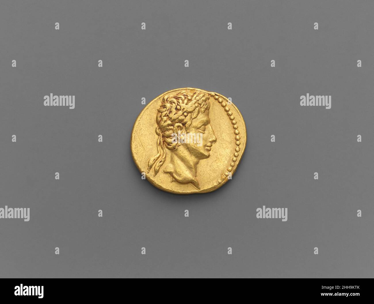 Gold aureus of Augustus 20–19 B.C. Roman Head of Augustus, oak-wreathed ...